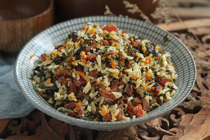 Cách làm cơm chiên rong biển nóng hổi, thơm ngon cho bữa sáng