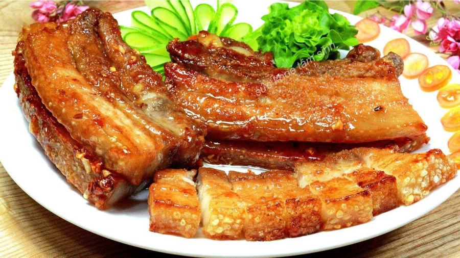 Đâu chỉ luộc với kho, ba chỉ chế biến theo cách này cũng ngon hết ý