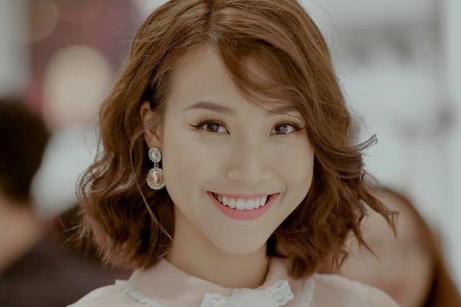 Á hậu Hoàng Oanh là ai?