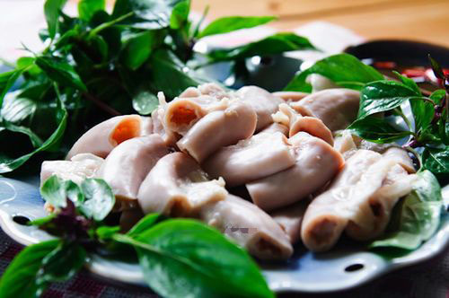 Cách làm lòng lợn non không bị hôi và đắng