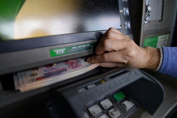 Tài khoản bỗng dưng được chuyển nhầm 5 tỷ đồng, thanh niên 19 tuổi rút ...