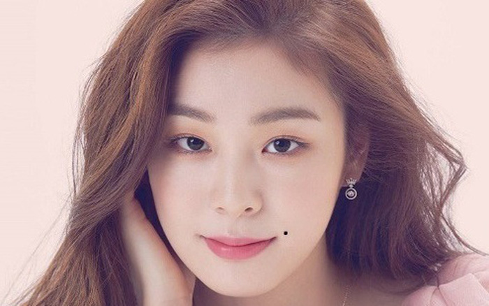 5 nốt ruồi thường xuất hiện trên gương mặt người phụ nữ giàu sang nứt ...