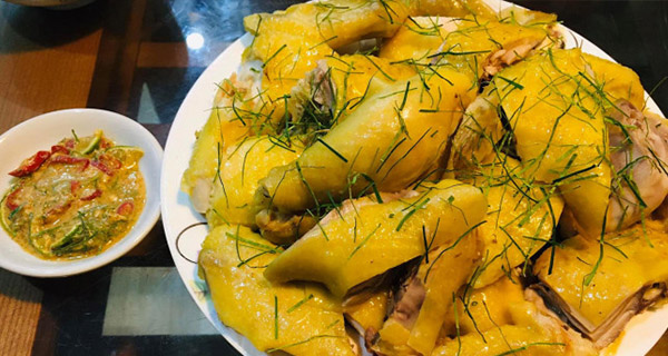 Luộc gà chỉ cần dùng thứ nước này: Gà vàng ươm, thịt rắn, chặt không bị nát