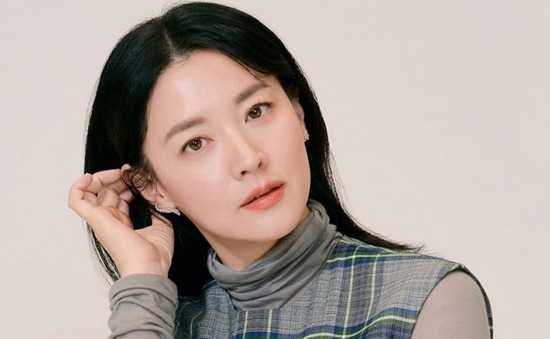 Lee Young Ae mỗi ngày uống 10 cốc nước ấm, chăm đắp mặt nạ từ loại củ ...