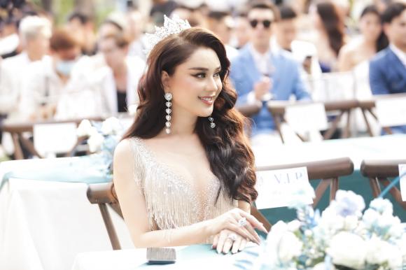 Lâm Khánh Chi tiết lộ lý do đội vương miện đi sự kiện dù không phải Hoa hậu