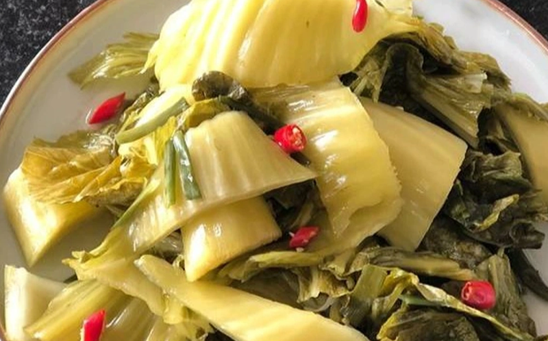 Những người không nên ăn dưa cải muối chua