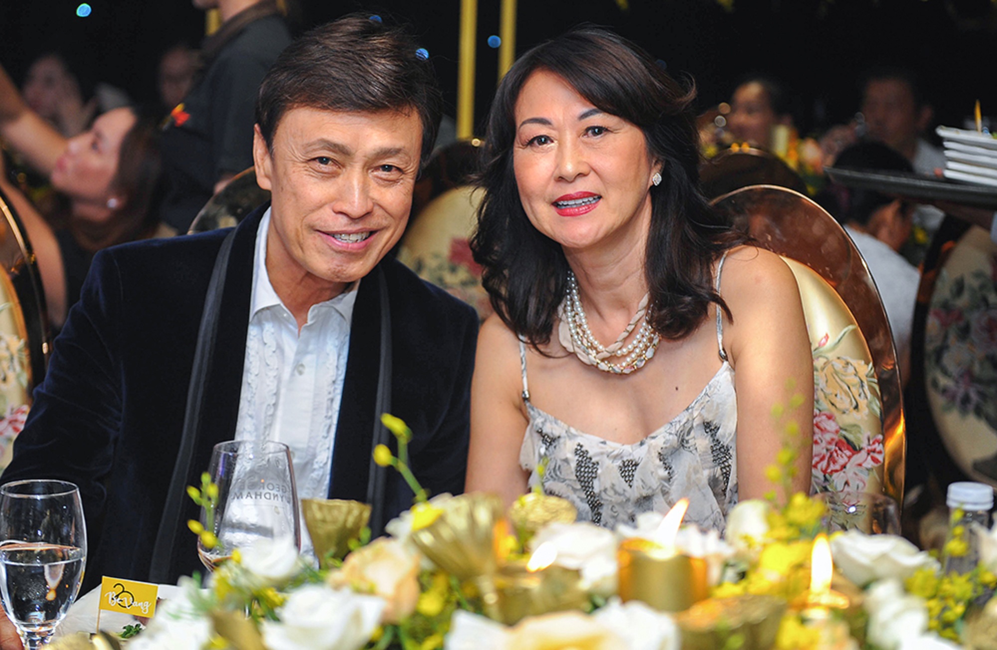 Danh ca Tuấn Ngọc và cuộc hôn nhân kín tiếng, lý do vợ trẻ tài năng kém 14 tuổi lùi về hậu trường