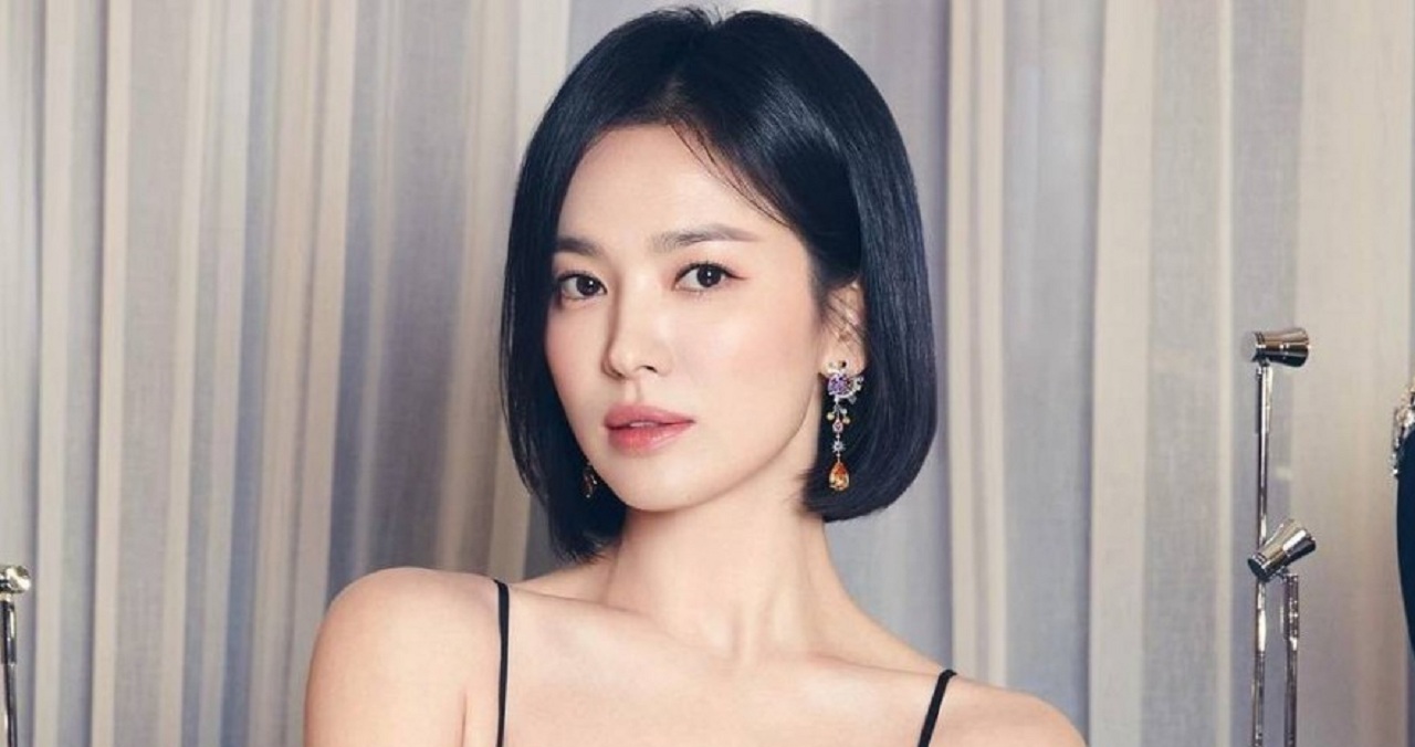 Áp dụng chiêu dùng sữa tươi rửa mặt của Song Hye Kyo, nàng sẽ có ngay làn da căng bóng, mịn màng