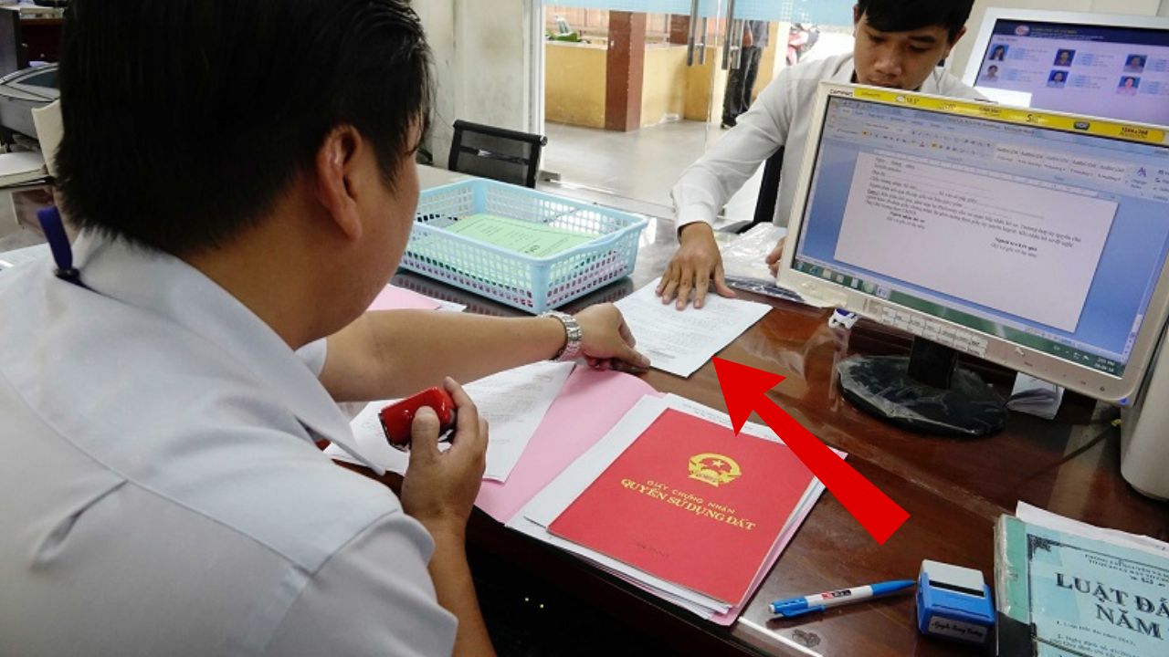 Một mảnh đất có thể được cấp 2 sổ đỏ hay không?