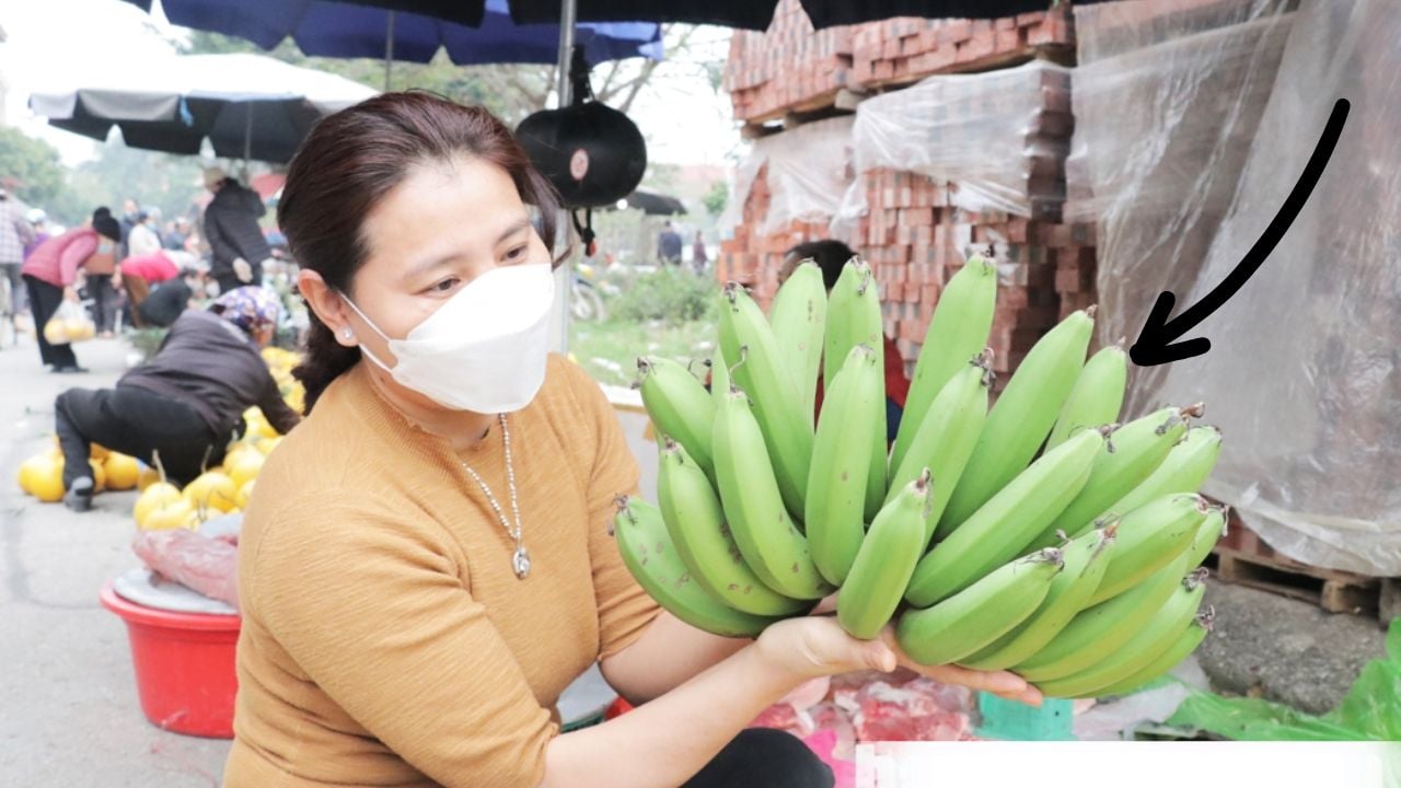 Vì sao nải chuối có quả lẻ bán giá đắt hơn nải chuối chẵn?