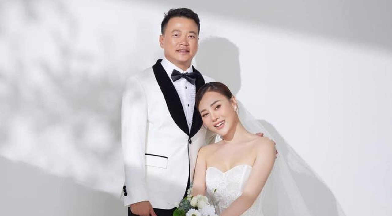 Phương Oanh khoe ảnh cưới với Shark Bình đúng dịp Valentine, ai cũng ...