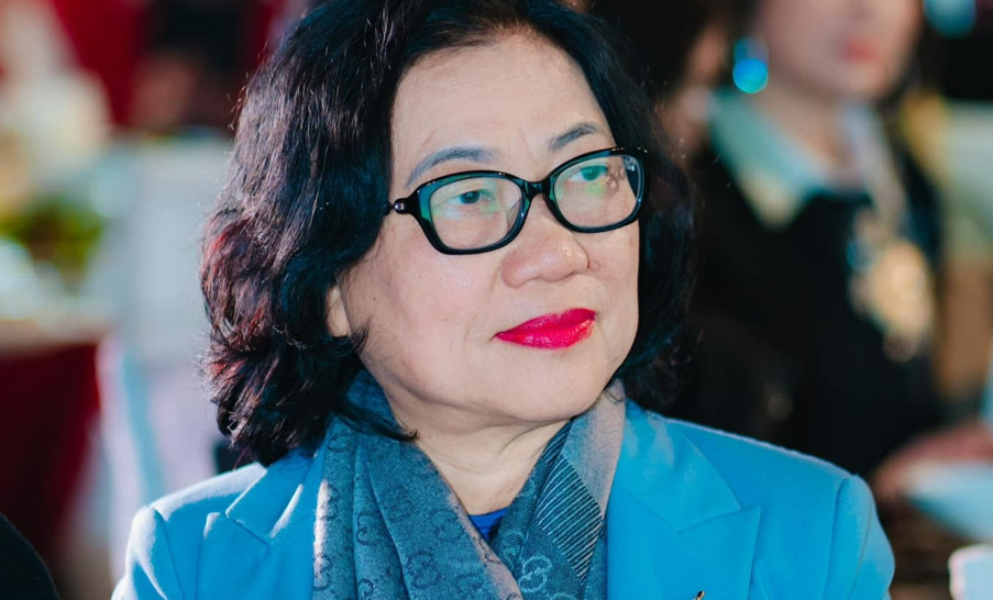 Bí quyết hết mệt mỏi, chán ăn, mất ngủ của nữ cố vấn 65 tuổi