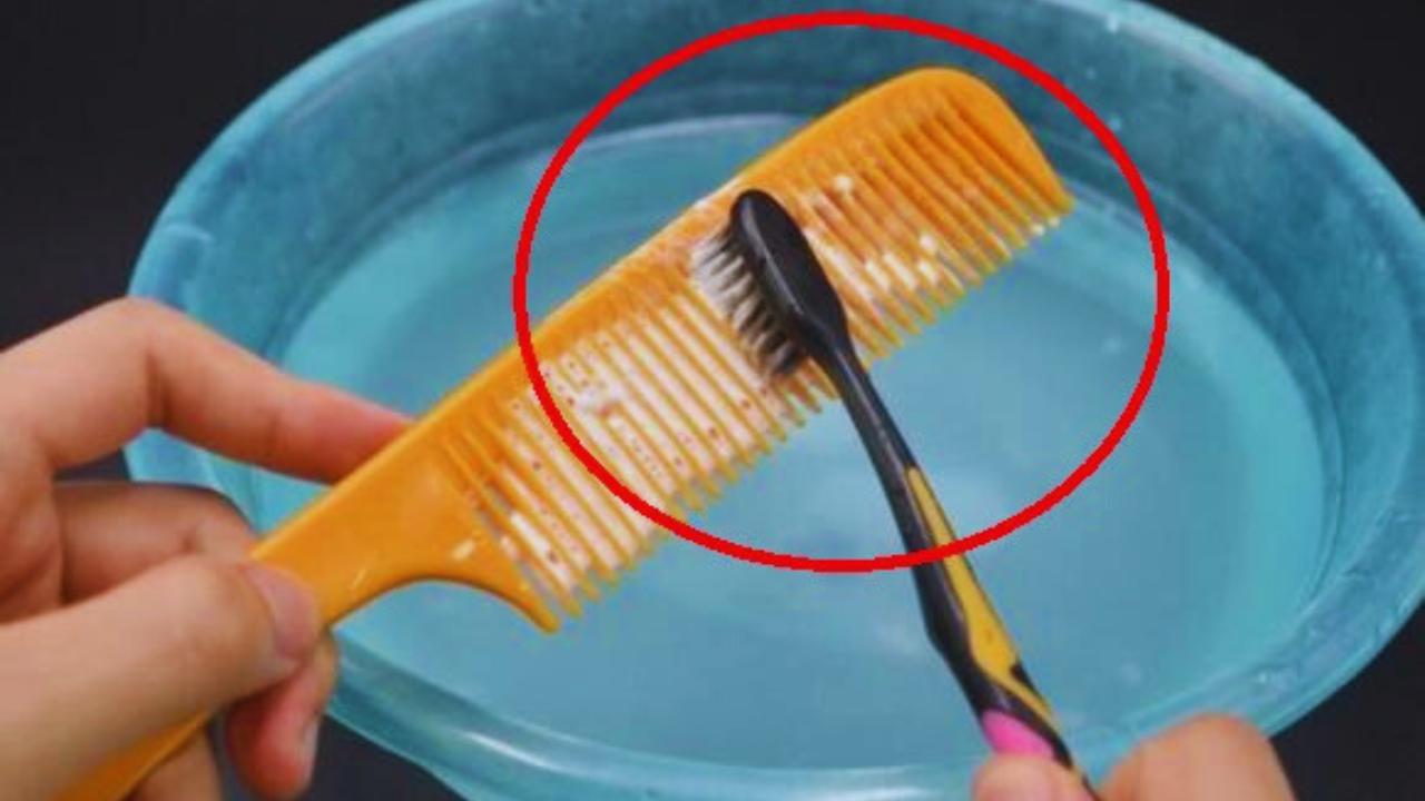 Bôi 1 ít kem đánh răng lên lược: Tác dụng tuyệt vời có tiền cũng không mua được