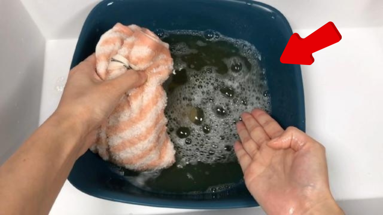 Mẹo làm sạch mùi hôi và nhớt của khăn mặt, khăn tắm khi dùng lâu