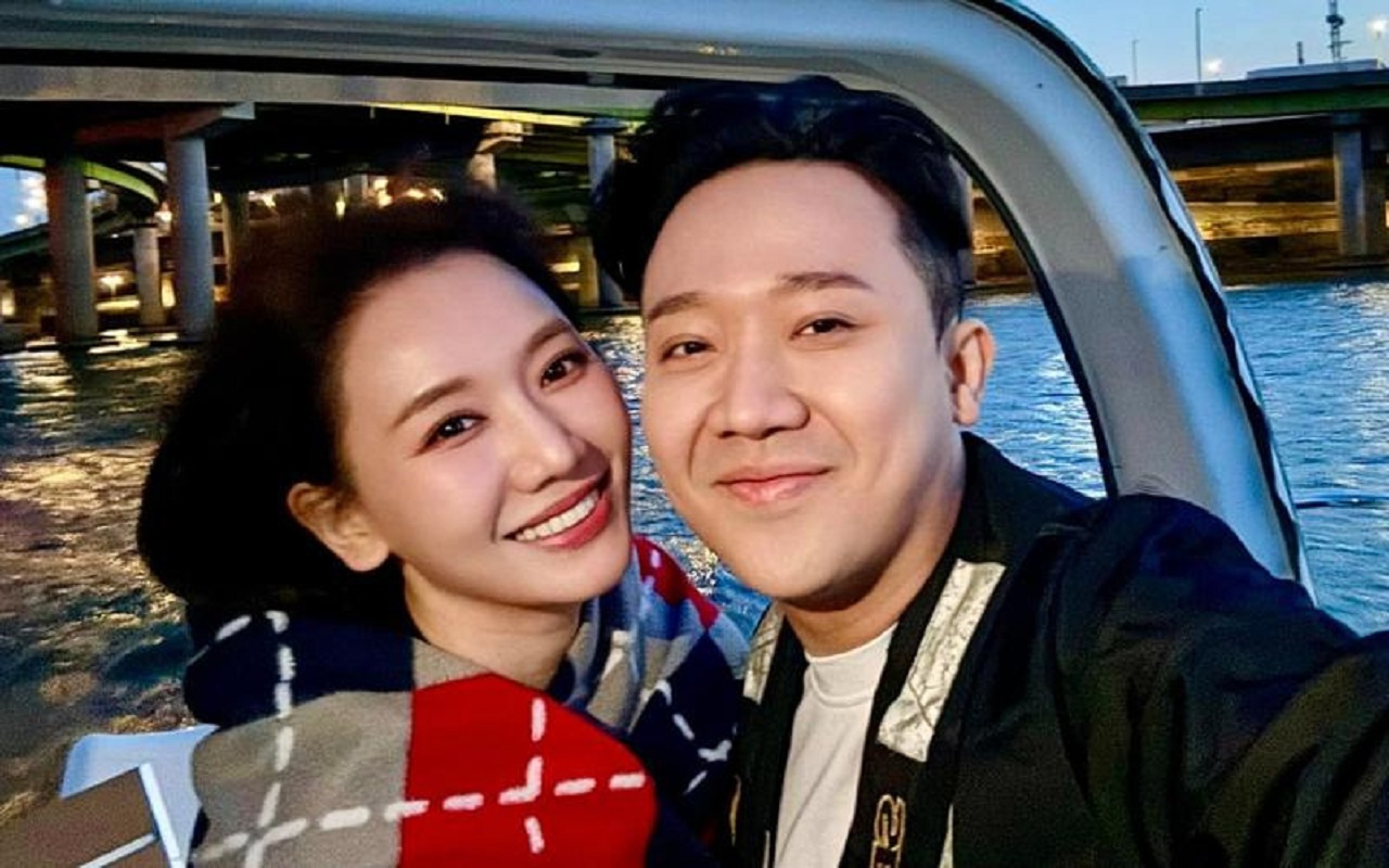Trấn Thành bất ngờ công khai bạn gái sau 8 năm kết hôn với Hari Won?