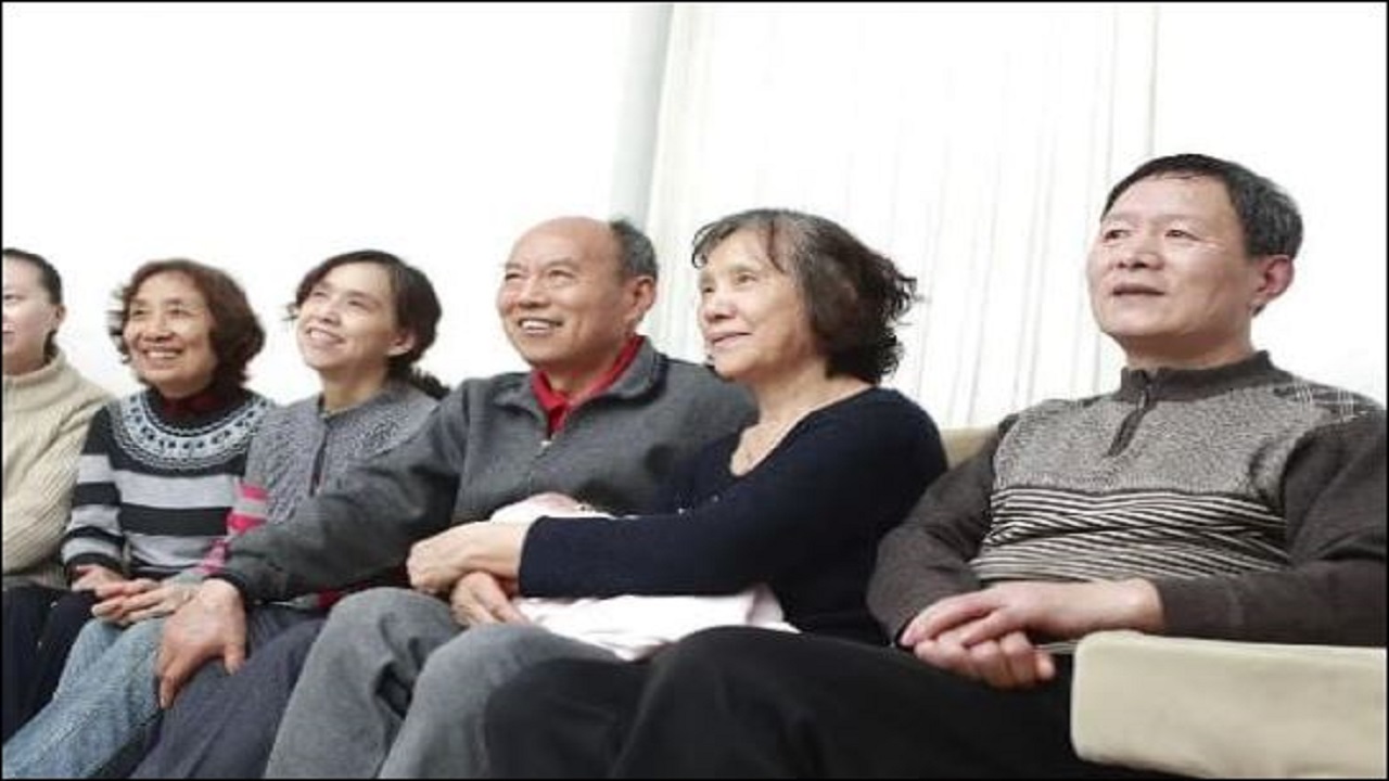 Sau khi cha mẹ không còn, anh chị em hãy nhớ 3 điều này để mối quan hệ ...