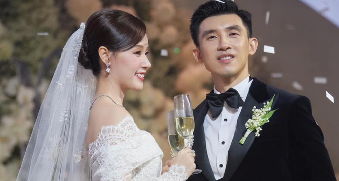 Midu tiết lộ khoảnh khắc lần đầu gặp gỡ chồng thiếu gia, còn thể hiện sự si mê ông xã qua chi ...